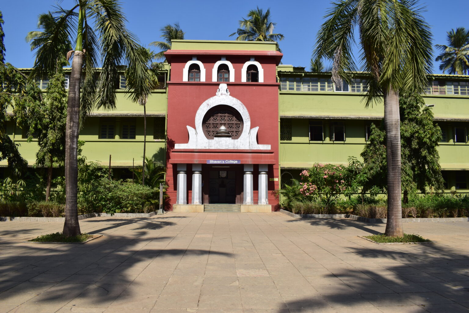 About Institute - BHAVAN'S COLLEGE ANDHERI AUTONOMOUS